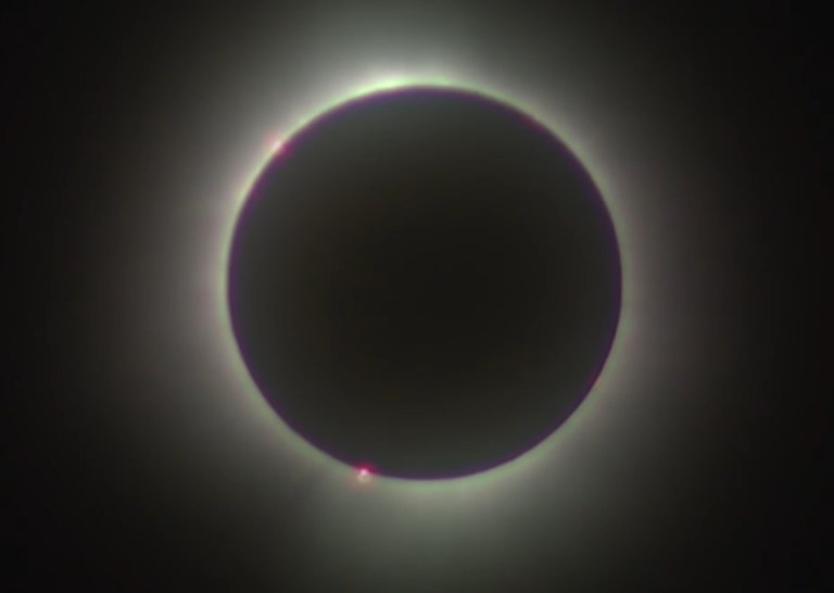 Solar Eclipse Chasing – Vintage Roots and Hippie Wings